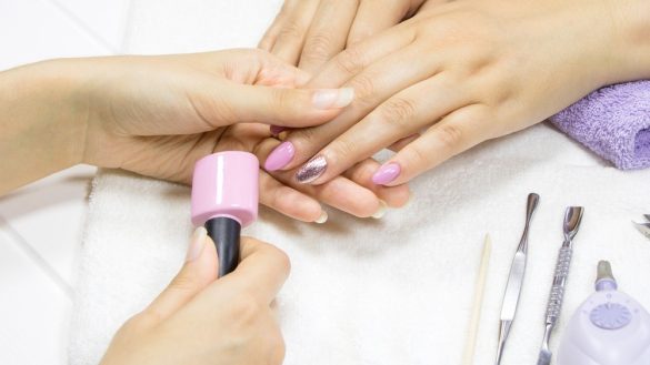 Why Choose A Shellac Nail Manicure? - Maby Blog